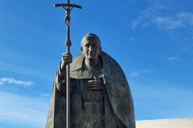 Wonderful Private Full Day Tour in Fátima, Nazaré, Óbidos - Who Should Consider This Tour?
