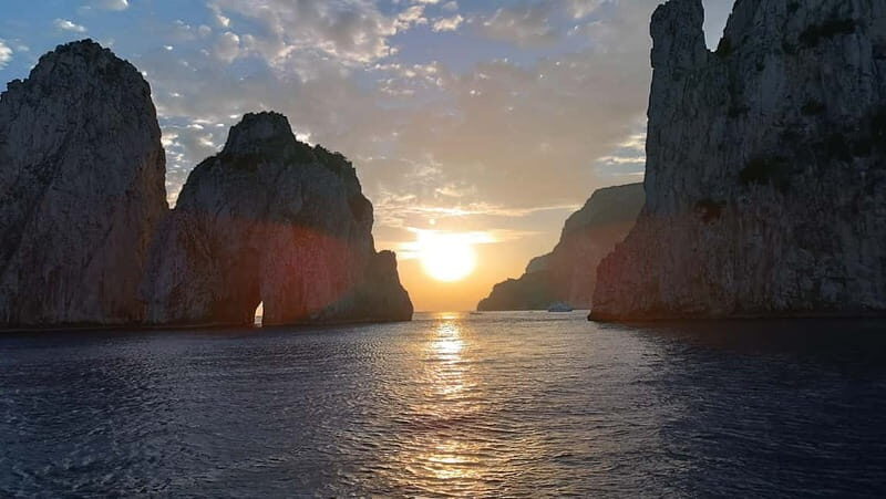 WONDERFUL SUNSET LET'S TOAST IN THE WAKE OF THE SUNSET - The Value and Price