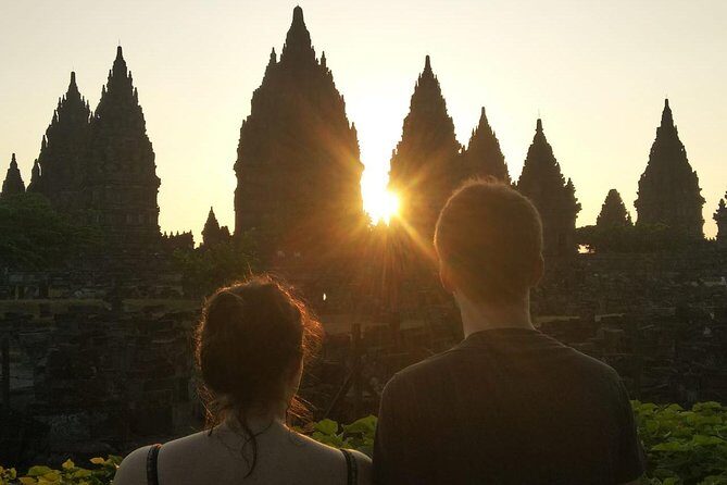 WONDERFULL JOGJA01 (Borobudur+Prambanan+City Tour+lunch 10 hours) - FAQs