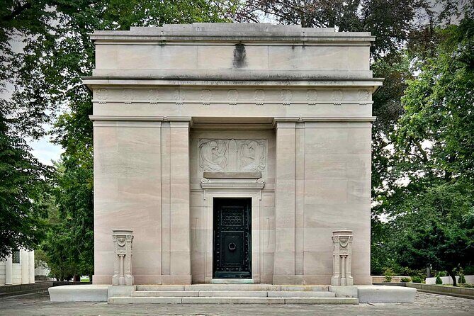 Woodlawn Cemetery: A Self-Guided Audio Tour of Gilded Age Art and Architecture - The Itinerary in Detail
