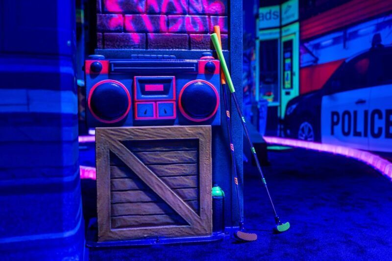 Woop! Glow Golf: Maribor - Introduction