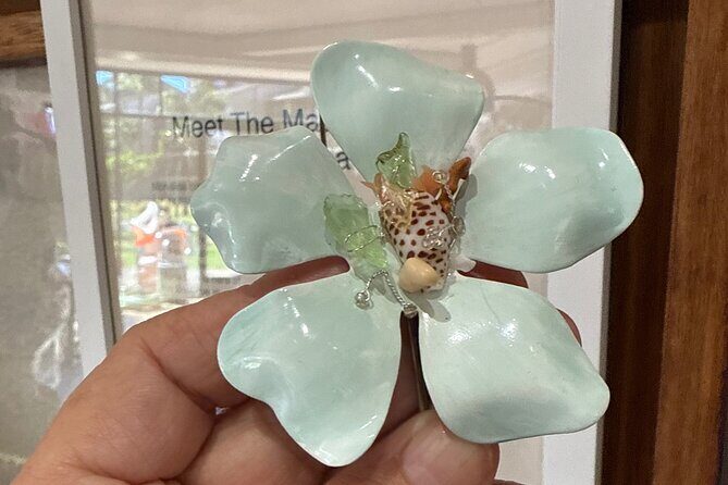 Workshop Beachy bridal hair piece or upcycled mermaid treasures - Exploring the Maui Mona Lisa Studio Experience