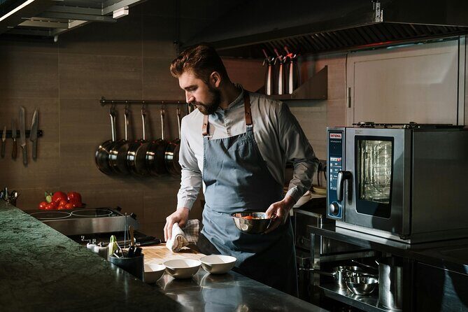 World Cuisine Classes in the Base of the Mountains - Who Should Consider This Experience?
