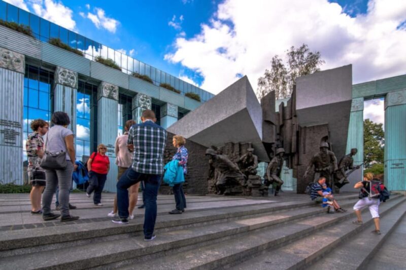World War 2 in Warsaw walking tour in English - Key Points