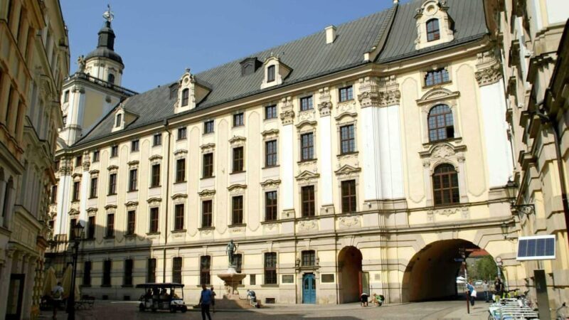 Wrocaw: 2-hour e-bus tour with driver-guide up to 16 people - A friendly, eco-conscious way to explore Wroclaw