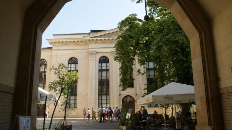 Wrocaw: 2-hour e-bus tour with driver-guide up to 16 people - The value of this tour: is it worth it?