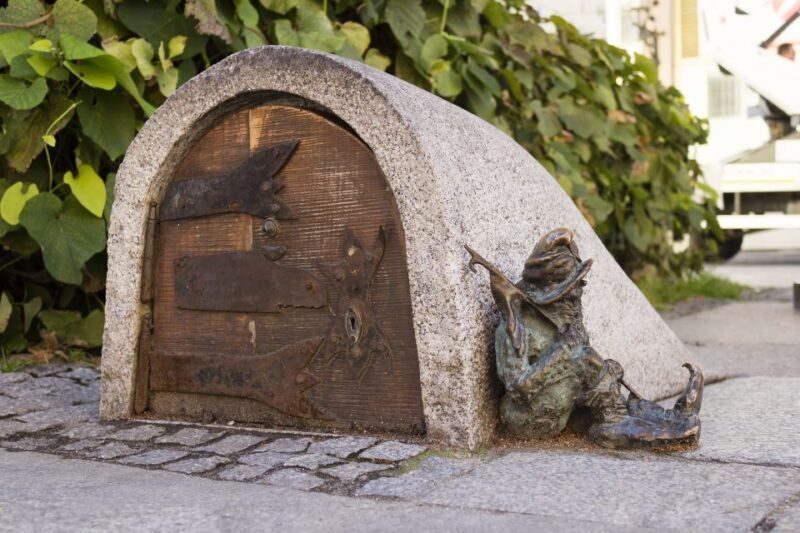 Wrocaw: Garden Gnome Challenge with Guide - The Itinerary in Detail