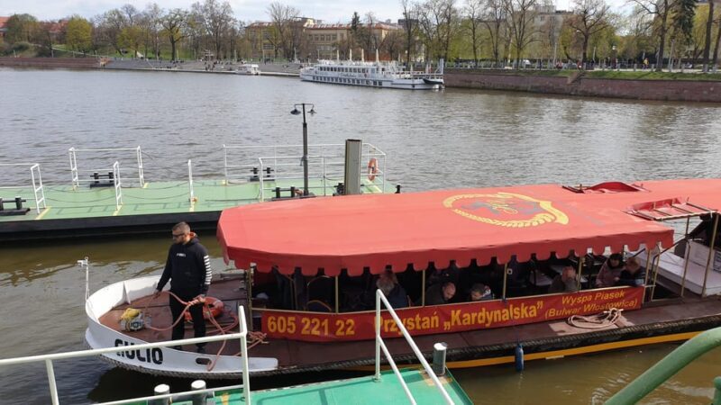Wrocaw: Gondola cruise with a guide (1 hour) - Key Points