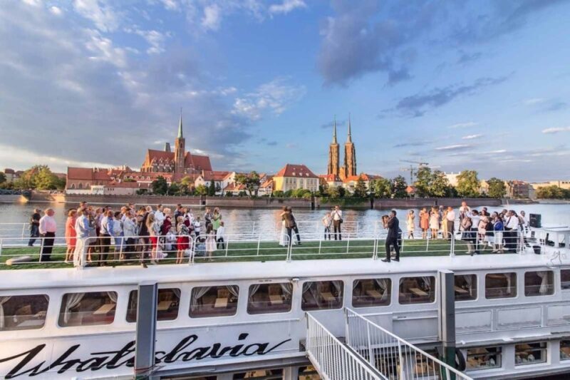 Wrocaw: Long City Walk and Luxury Ship Cruise (for groups) - Key Points