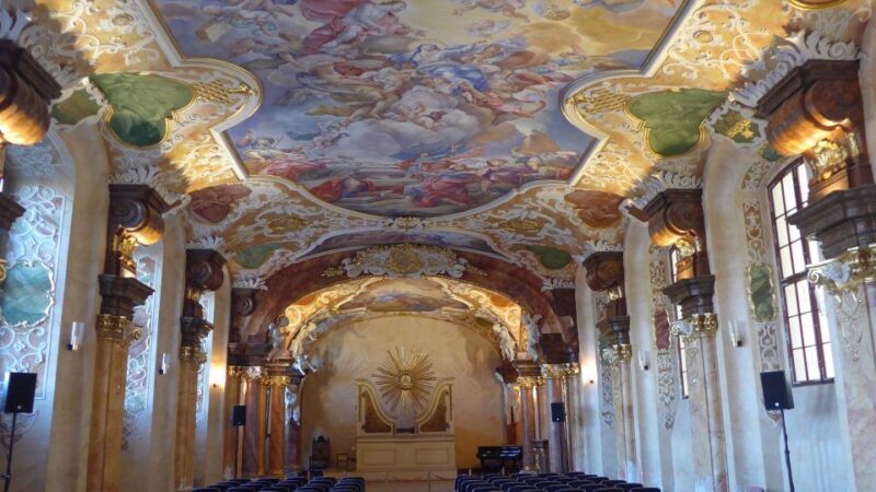 Wrocaw: Ostrów Tumski and Old Town Highlights Private Tour - From Religious Landmarks to the Market Square