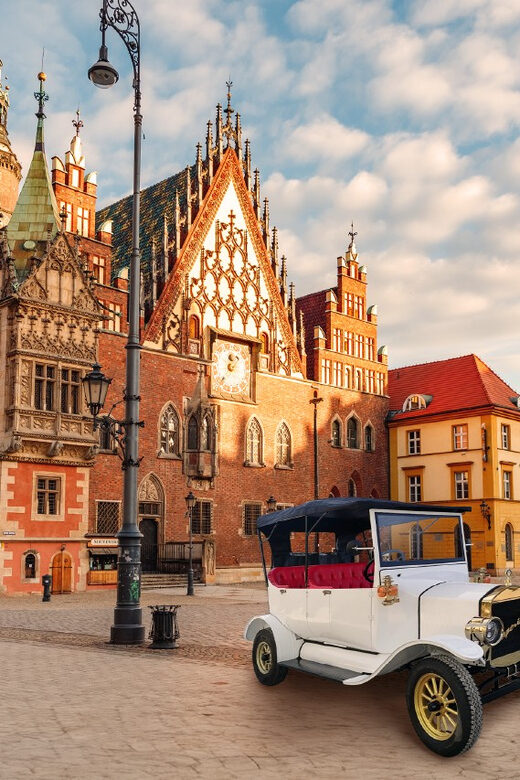 Wrocaw: Tour of the Old Town in an Imperial E-car - Exploring Wrocław in Style: The Experience
