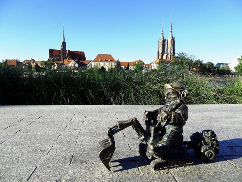 Wroclaw: City of 100 Bridges 4-Hour Private City Tour - Playful Dwarves and Authentic Fun