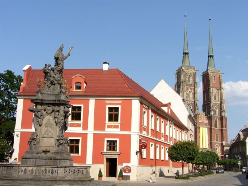 Wroclaw: Old City Walk and Cruise with Small Gondola - Exploring the Old Town: A Two-Part Adventure