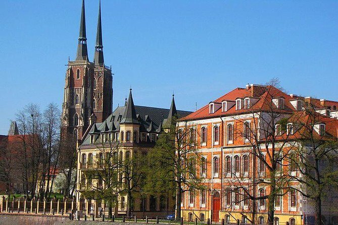 Wroclaw: Ostrow Tumski & Old Town Highlights Private Walking Tour - A Detailed Look at the Tour Experience