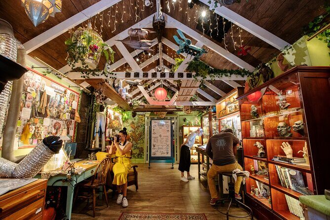 Wt Workshop Unleashed Tour - Mandarin Speaking Guide - An In-Depth Look at the Weta Workshop Unleashed Tour