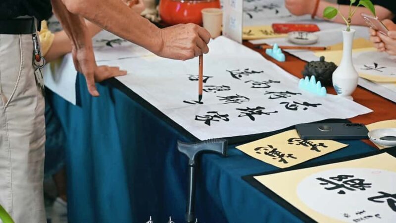 Wuhan: Cloud Calligraphy Workshop with Tea & Art Ceremony - Authentic, Family-Friendly, and No Hype