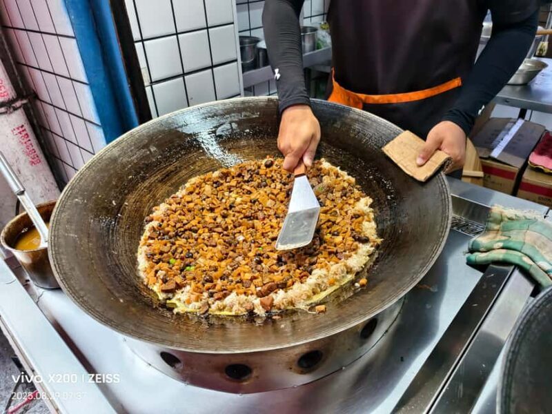Wuhan: Guided Street Food Tour on Sanhaiguan Road - Exploring Sanhaiguan Road: More Than Just Food