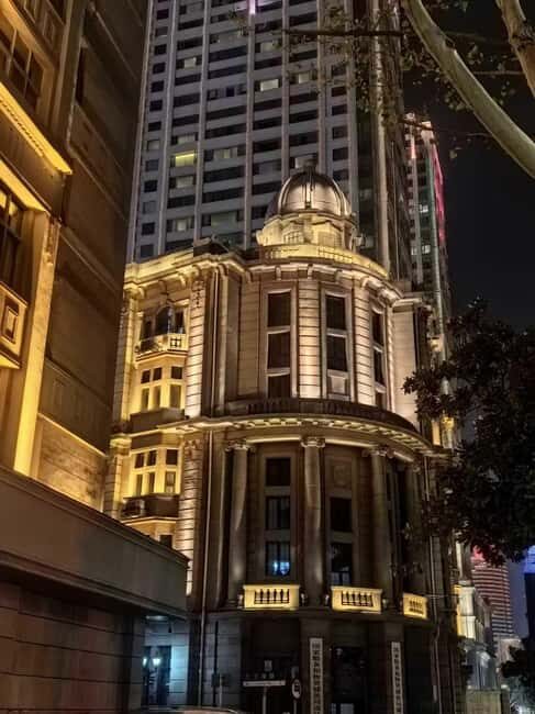 Wuhan: Night Walking Tour with Guide - The Grand Finale at Hankou River Beach