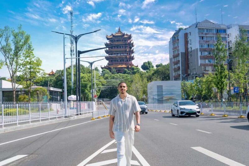 Wuhan: Yellow Crane Tower and Hubu Alley Guided Tour - A Closer Look at the Tour Experience