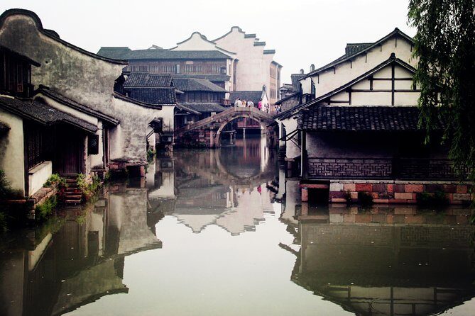 Wuzhen Water Town Delight Tour With Riverside Lunch Experience - Authenticity and Value