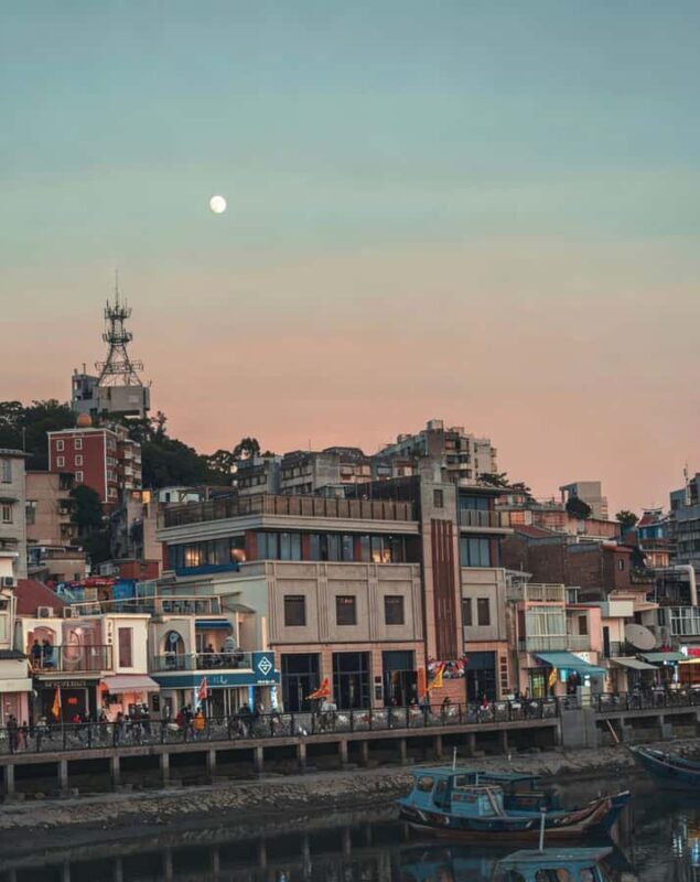 Xiamen: Private Walk Tour with temple, old alleys, Food& Tea - The Sum Up