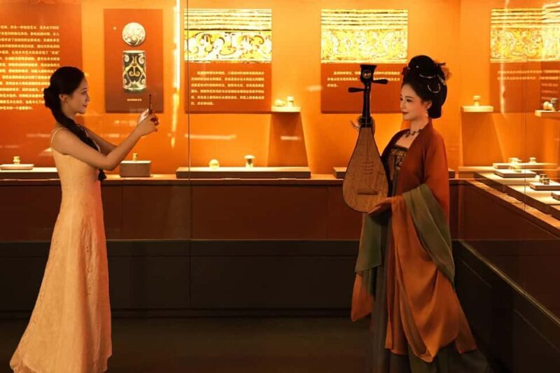 Xian: Hanfu Costume Experience & Ancient-Modern Photoshoot - Key Points