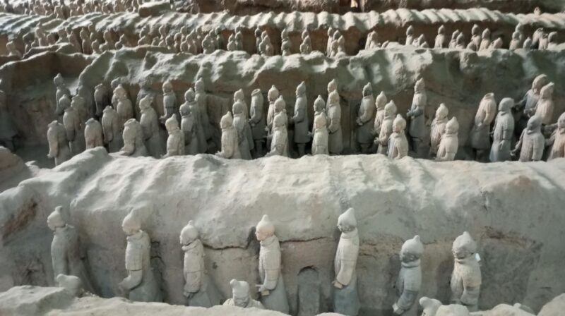 Xi'an: Terra-Cotta Warriors Entry with Optional Guide - The Value of a Guided Option