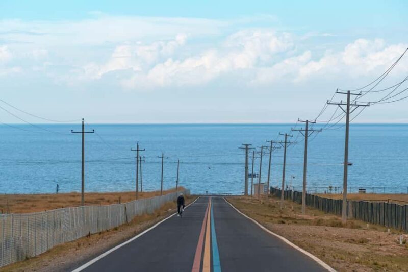 Xining: Qinghai Lake Private Day Tour with Bike Ride - Detailed Breakdown of the Itinerary