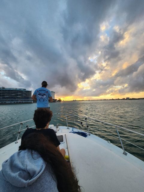 Yacht cruise Biscayne Bay, Miami Beach and Sand bar. 42Ft - Introduction: Why This Yacht Cruise Might Be Perfect for You