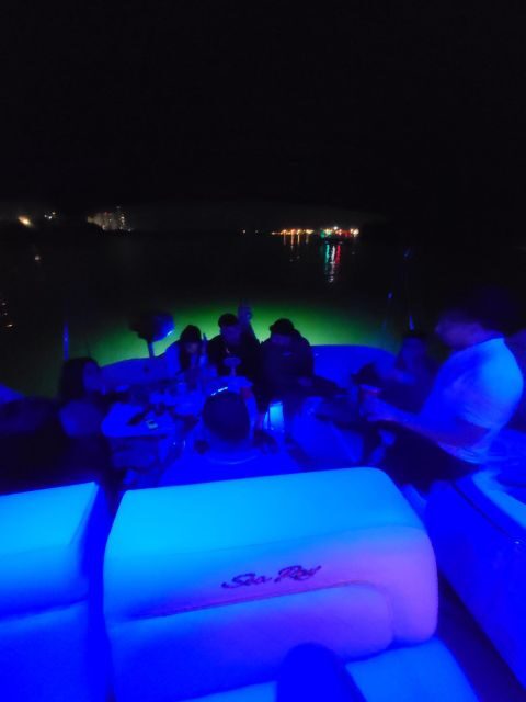 Yacht cruise Biscayne Bay, Miami Beach and Sand bar. 42Ft - Frequently Asked Questions