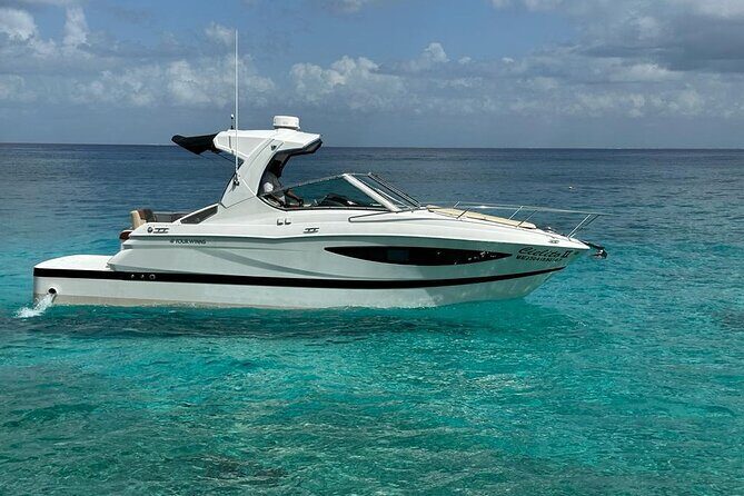 Yacht with visit to heaven cie service snorkell included - Who Will Love This Tour?