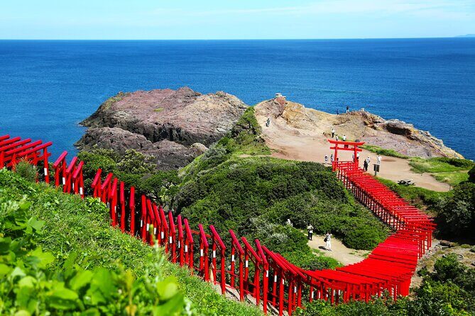 Yamaguchi 4 Highlights & Karato Market 1Day Tour from Fukuoka - Discovering Yamaguchi: A Day of Scenic Beauty and Marine Flavor