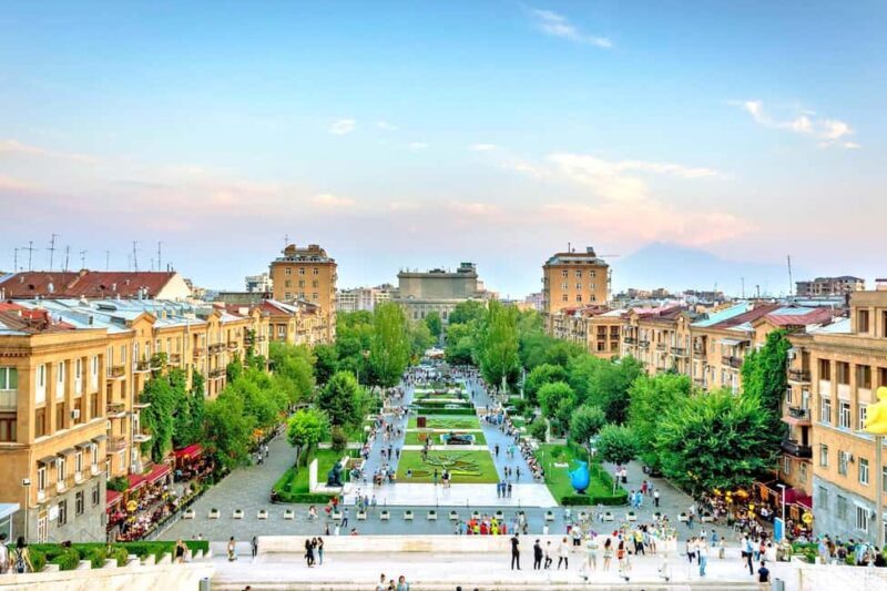 Yerevan: Evening Walking Tour with Local Guide - Key Points