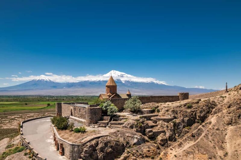Yerevan: Khor Virap, Noravank, Cave & Wine Tasting Day Trip - The Practicalities: Transportation, Guides, and Food
