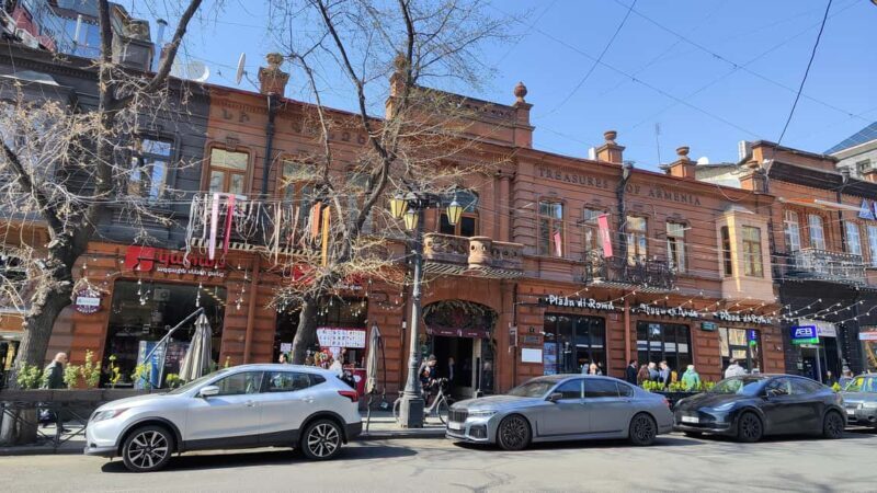 Yerevan: Old stories and secrets - Key Points