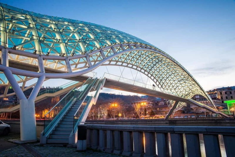 Yerevan to Tbilisi Round Trip: Walking Tour & Wine Tasting - The Journey Begins: From Yerevan to Tbilisi
