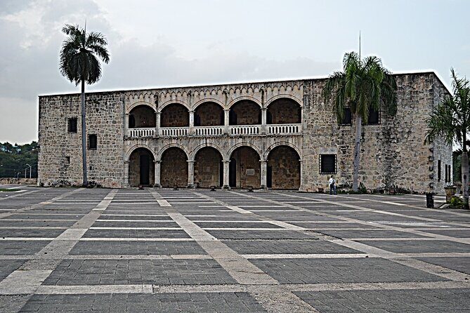 Yesterday and Today Historic Tour of Colonial Zone - A Deep Dive into the Experience