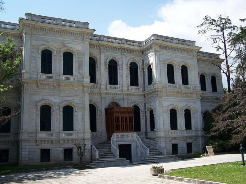 Yildiz Palace Skip the Ticket Line Entry & Audio Guide - Inside the Palace: Rooms and Decor