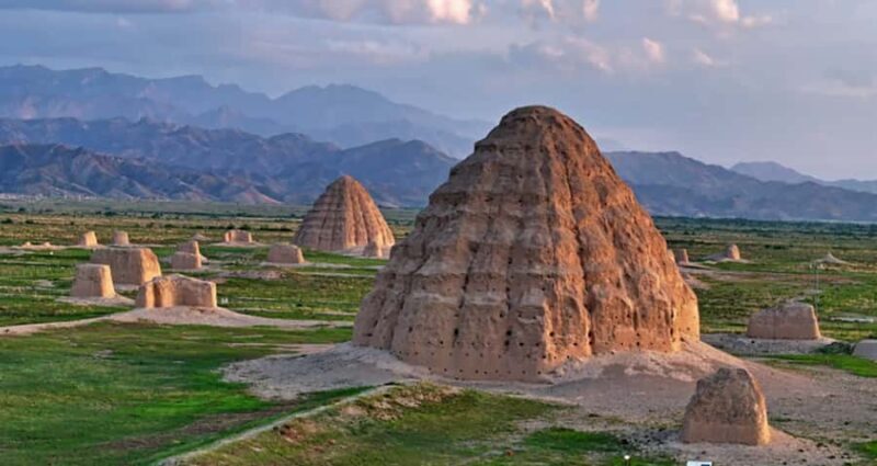 Yinchuan: Western Xia Tombs & Helanshan Rock Paintings Tour - Who Should Consider This Tour?