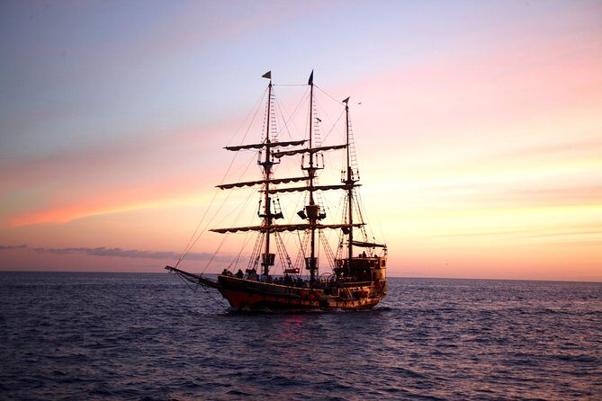 Yo Ho Pirate Sunset Dinner Cruise in Cabo San Lucas - Comfort, Group Size, and Practicalities