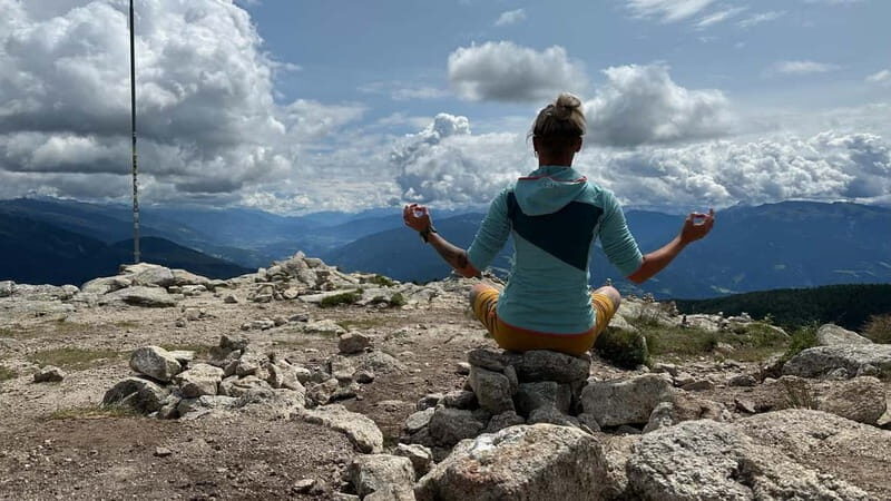 Yoga at the "Stoanamandl" viewpoint followed by brunch - Yoga at the "Stoanamandl" Viewpoint