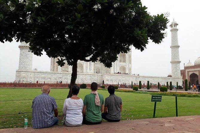 Yoga Class In The Shadow of Tajmahal - Key Points