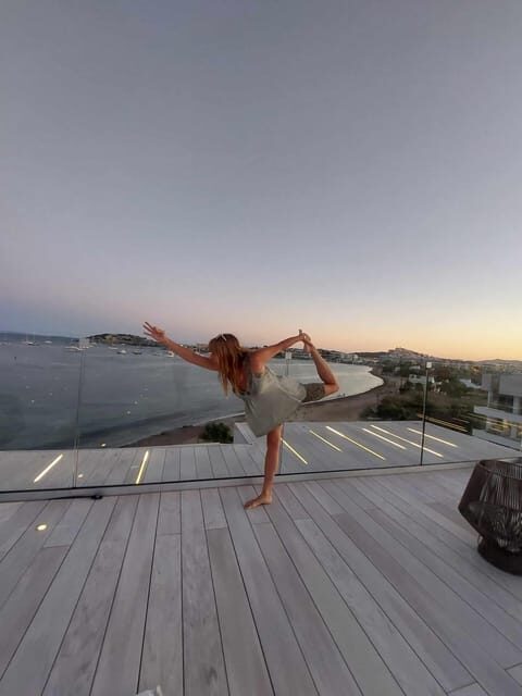 YOGA & MEDITATION AT THE BEACH OR IN THE FOREST - Discovering the Practice: What to Expect