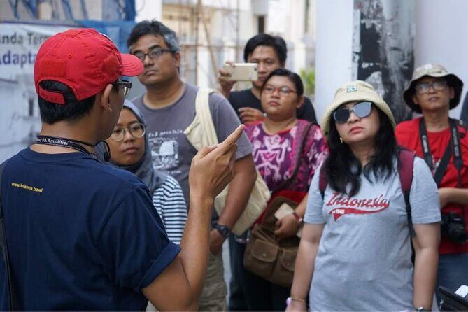 Yogyakarta: 2-Hour City Introduction on Walking Tour - How the Tour Is Structured