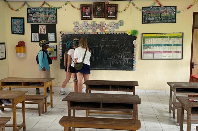 Yogyakarta: 3-Hour Bike Tour Through Villages with Transfers - An In-Depth Look at the Yogyakarta Village Bike Tour