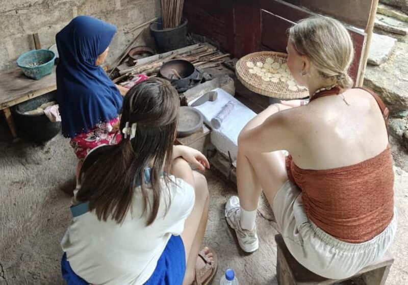 Yogyakarta: Authentic Cycling Tour, Lunch & Waterfall Escape - Detailed Breakdown of the Itinerary