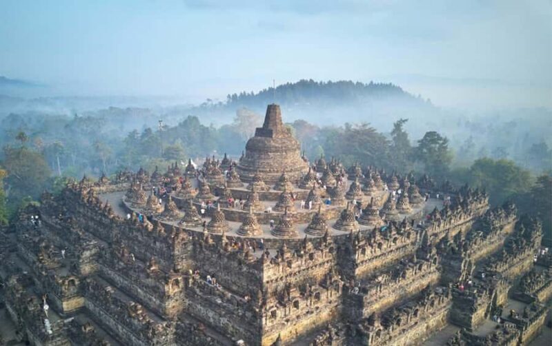 Yogyakarta: Borobudur 5-hour Tour with Climb-up & Transfers - Key Points