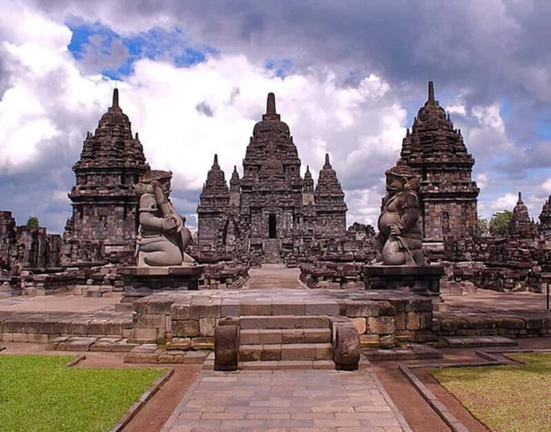 YOGYAKARTA; BOROBUDUR CLIMB UP AND PRAMBANAN TEMPLE TOUR. - Key Points