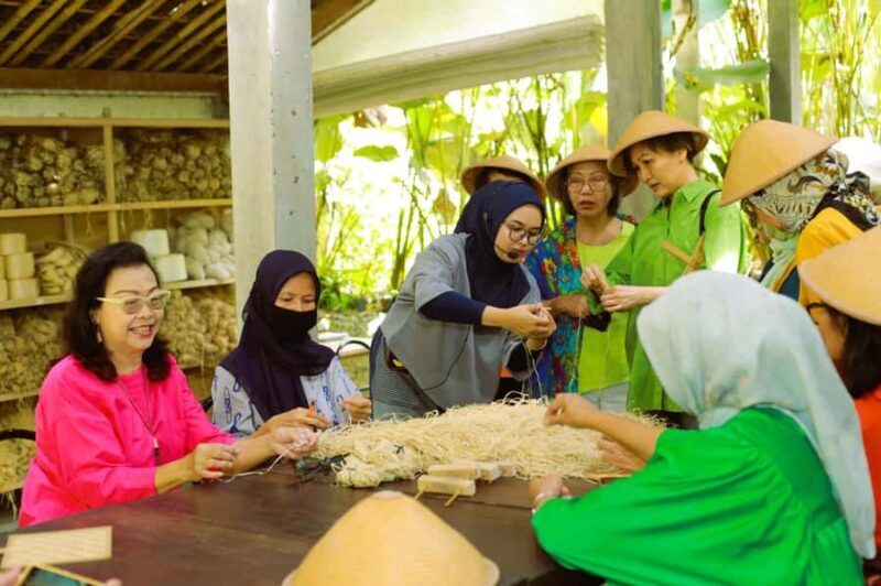 Yogyakarta: Borobudur guarantee Climb up & Weaving Maker - Introduction