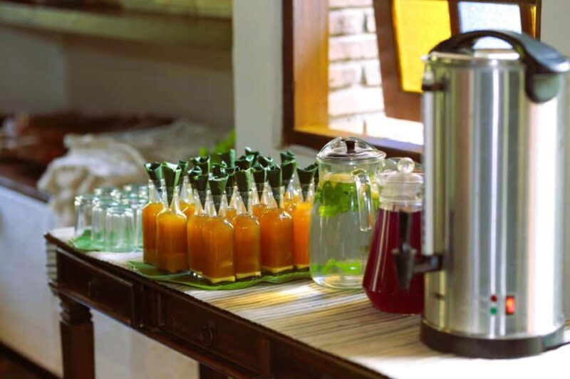 Yogyakarta: Borobudur guarantee Climb up & Weaving Maker - Why This Tour Offers Good Value